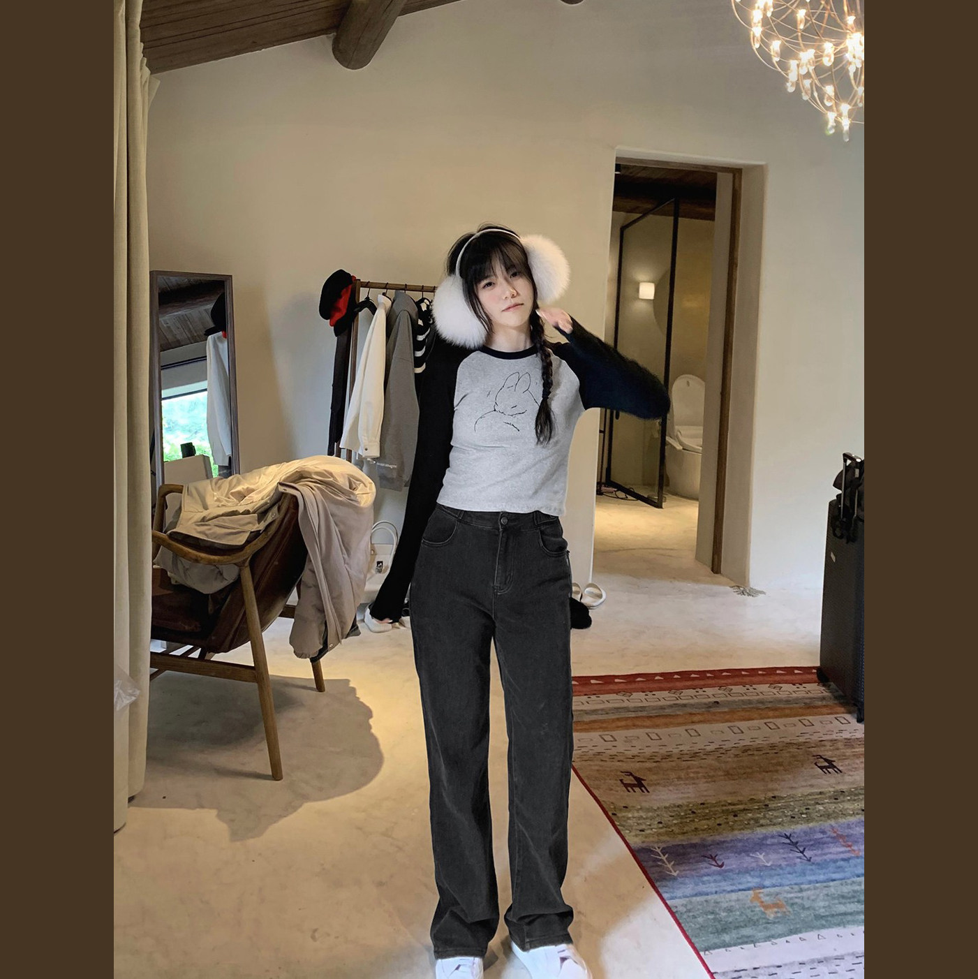 HUN TUN复古百搭深灰牛仔裤！堪比运动裤的舒服梨型身材_虎窝淘