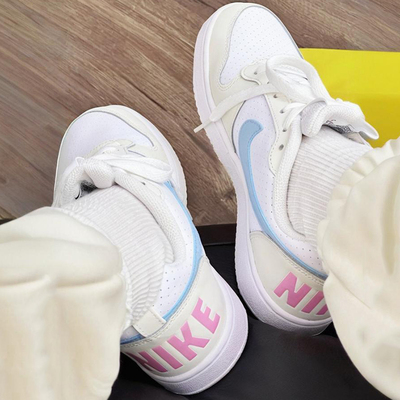 NIKE耐克女低帮轻便运动休闲板鞋