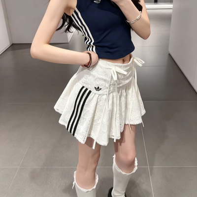 5月adidas阿迪达斯三叶草女子日常休闲运动蕾丝短裙KU4760/KU4761