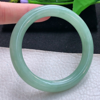 nc实拍54.5*9.8*9.5美人镯 天然缅甸翡翠手镯甜绿圆条精美玉镯子