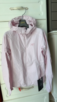 始祖鸟 新加坡专柜带回atom阿童木lightweight轻薄羽绒服绯云粉xs