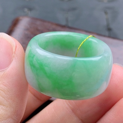 23-24号缅甸天然A货翡翠 T1010 内径20.6/13.2/3.9mm飘绿轮胎戒指