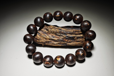 【融甲】海南大叶降真香黑脂黄金甲夹层黄药膜佛珠手串1.4