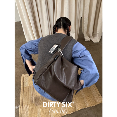 DirtySix原创扭扭包夹棉单肩包