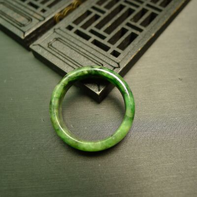 23号圈口黄加绿天然A货老翡翠戒