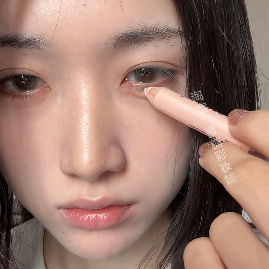 比do的还自然的两根卧蚕笔初学者提亮眼影珠光香槟眼妆打底提亮笔