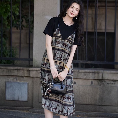 复古松弛慵懒风民族印花女2026夏季新款黑色短袖连衣裙4283