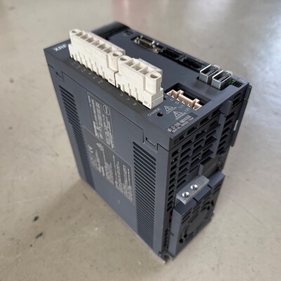 1x Mitsubishi MR-J3-200B-KM084U606 2kW Servo Treiber Umricht