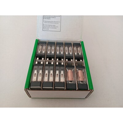 10 Stck  1 VE Schneider Relais RXG22BD  068917 24V DC Neu in