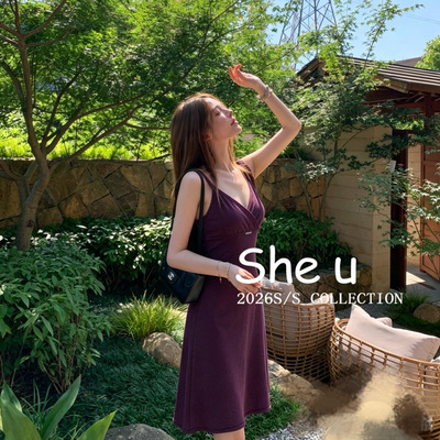 SHE U十三行纯欲辣妹风V领吊带连衣裙2026夏季新款显瘦百搭吊带裙