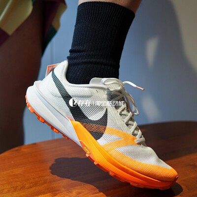 Nike/耐克女子透气耐磨跑步鞋
