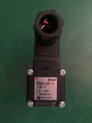 SMC VCA41-5D-5-03 电磁阀 原装正品 9成新 一进一出
