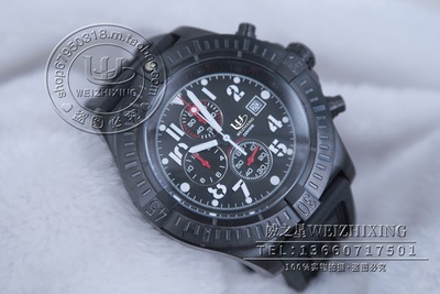 复仇者腕表M13370石英酷黑橡胶带