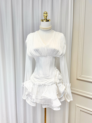 高定小众设计款V领鱼骨收腰立体花朵泡泡袖不规则荷叶边连体裙裤