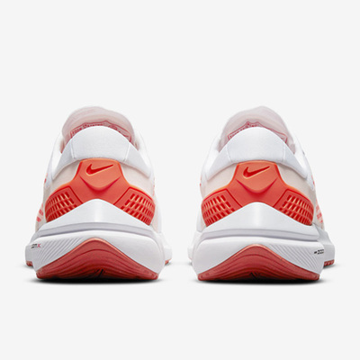 Nike/耐克预售新款轻便跑步鞋