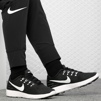 Nike/耐克正品登月9飞线气垫轻便透气女子休闲运动跑步鞋818098