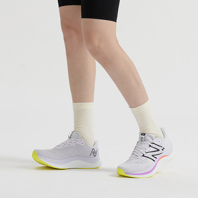 New Balance新百伦正品女款FuelCell轻便训练跑步鞋WFCPRLG4