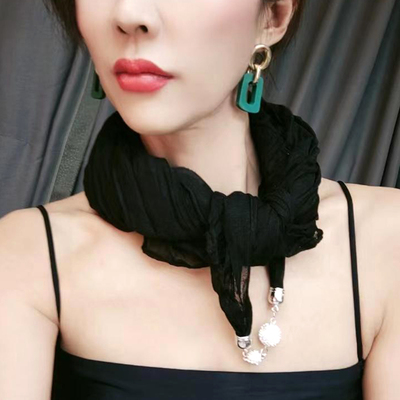 纯色褶皱磁扣丝巾女2025新款防晒护颈围脖春秋薄款棉麻方巾围巾女