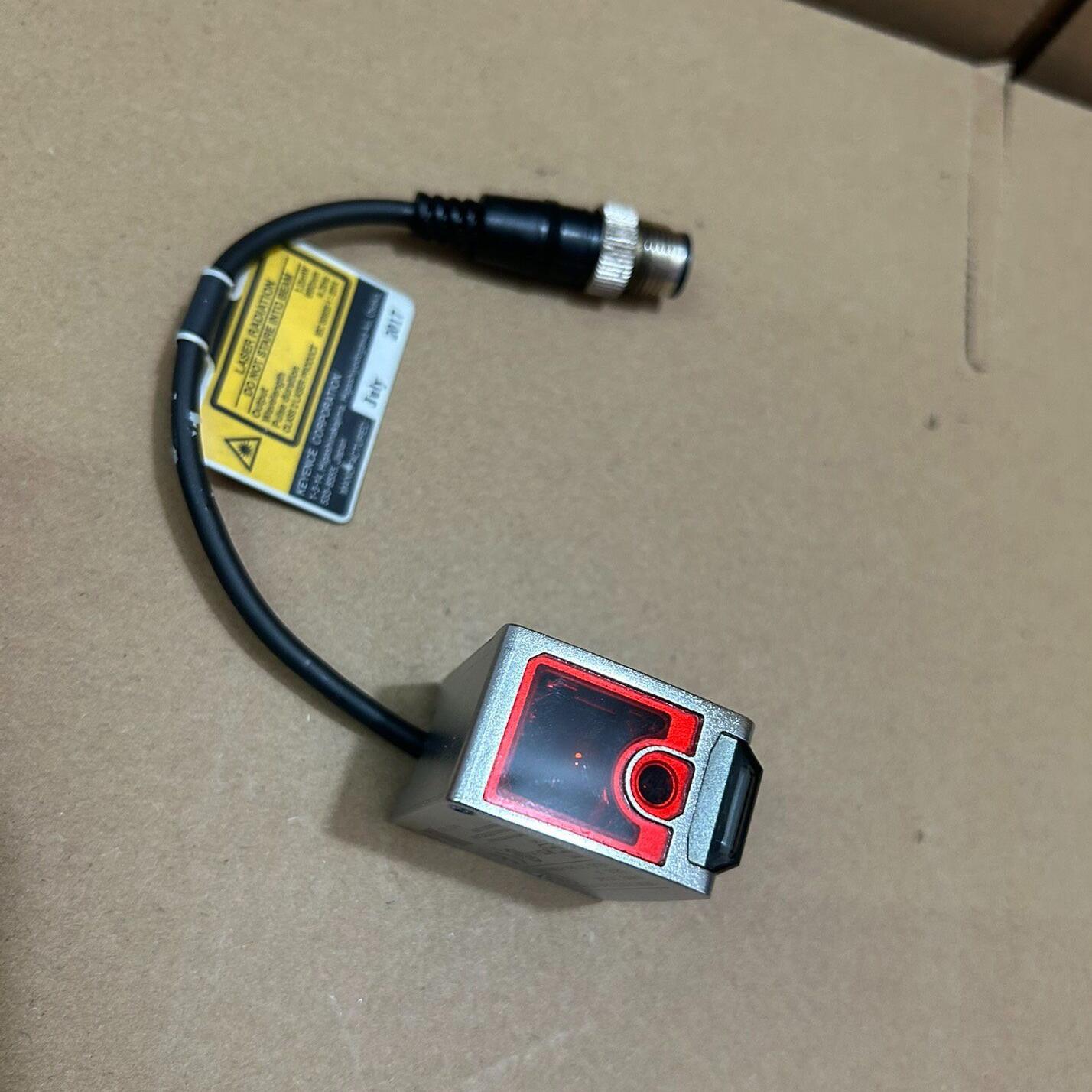 LR-TB2000C 激光传感器 工业自动化光电检测器件议价维修
