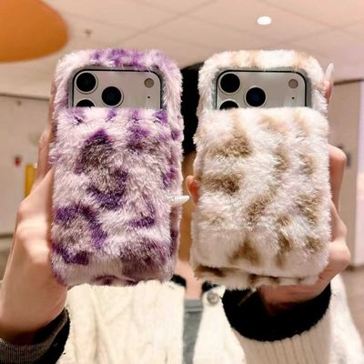 豹纹彩色毛毛绒秋冬手机壳适用opporeno14/A6pro/findx7/x8ultra/K13/k12情侣暖手腕reno15可爱x9pro软壳一加