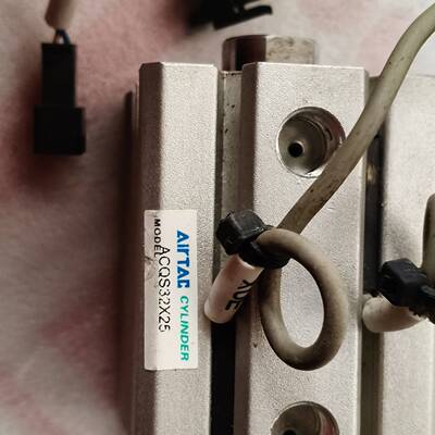 议价亚德客气缸ACQS32X25，拆机件，成色如图，