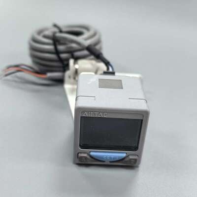 亚德客数显表压力开关 DPHN2-01020全新没包装 18--议价商品