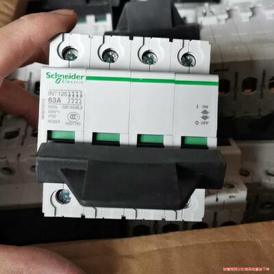 未使用施耐德大手柄INT125 63A4P 30只 单价65骏营议价商品