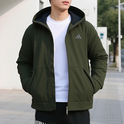 阿迪达斯外套男装绿色运动服2025新款加绒休闲梭织连帽夹克KE4370