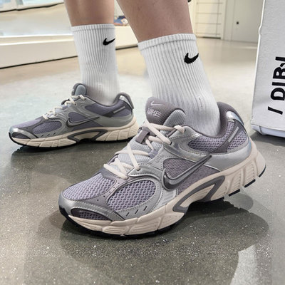 NIKE耐克男鞋休闲鞋2026舒适运动鞋 V5 RNR 透气跑步鞋HJ5228-003