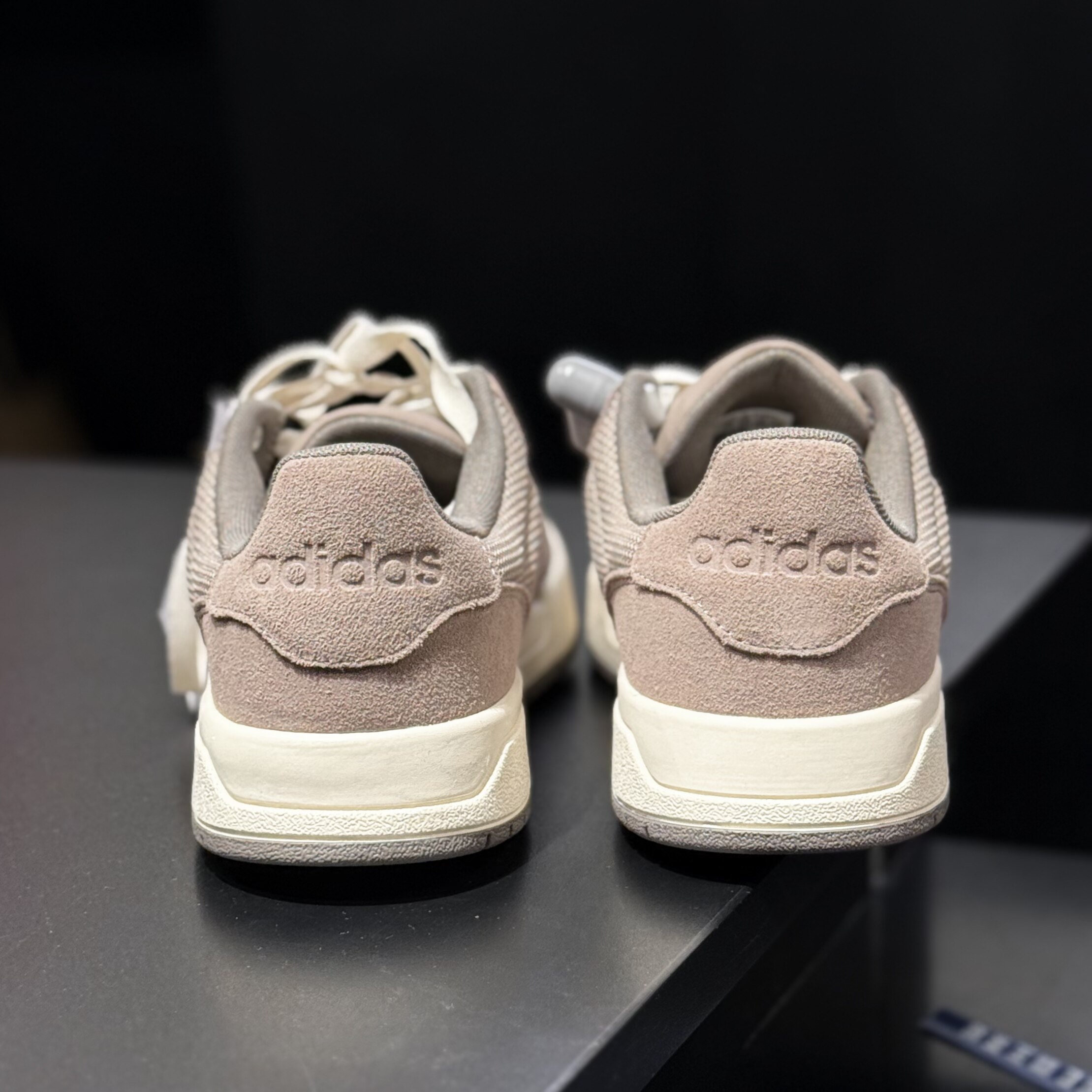 【坏蛋】adidas/阿迪达斯男低帮舒适经典时尚低帮复古板鞋KI8457