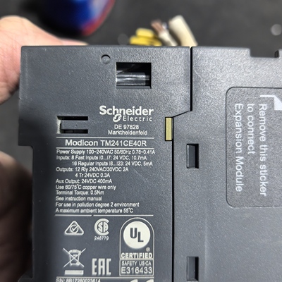 二手施耐德PLC M241 TM241CE40R 原装无修 功能正常 无技术指导