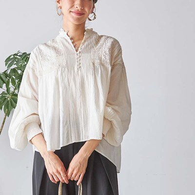 日本fanaka(offwhite在途)复古刺绣蕾丝衬衫