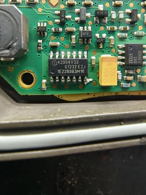 42994V33 TLE42994V33 适用奥迪汽车方向机电脑板电源芯片