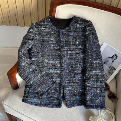 90白鸭绒法式重工保暖羽绒服