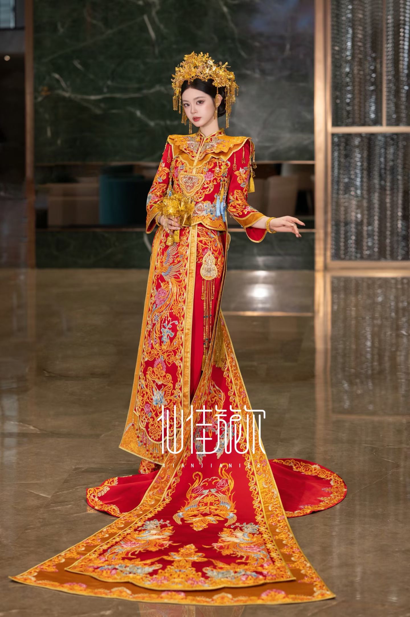 出租新中式大码红色旗袍敬酒服新娘订婚礼服龙凤褂秀禾服刺绣拖尾