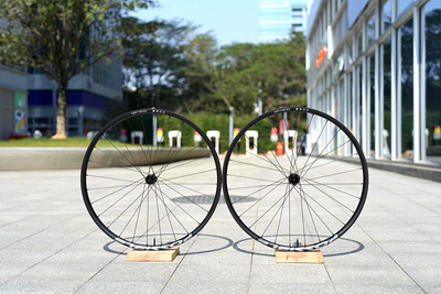 POSSIBLE碟刹公路越野轮组中锁