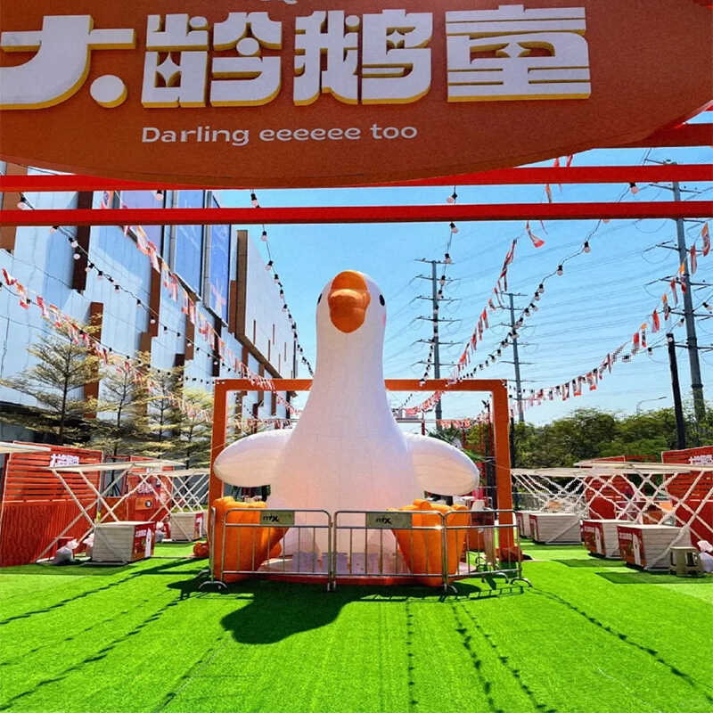 网红充气大白鹅水上闭气大黄鸭气模定制大型景点户外漂浮卡通气模