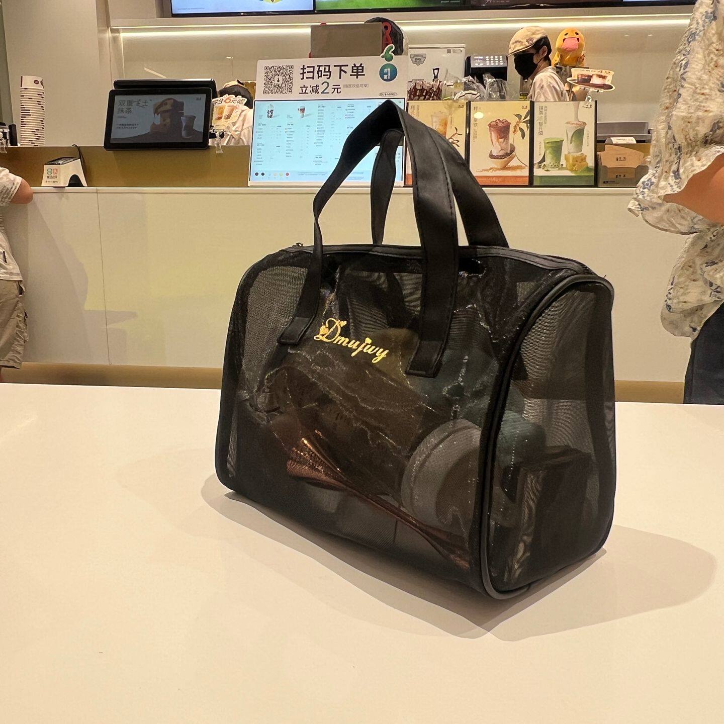 新款韩版手提化妆包收纳大容量洗浴挎包网纱游泳沙滩袋洗漱包镂空