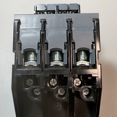 施耐德全新原装LRD3359C，数量9个，单价142.64元--议价商品