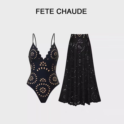 新款连体泳衣女深V高级性感显瘦