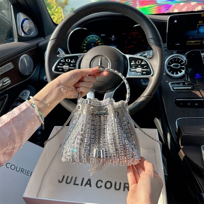 JULIA COURIER女包镶钻抽绳水桶包包女2025新款大容量单肩斜挎包
