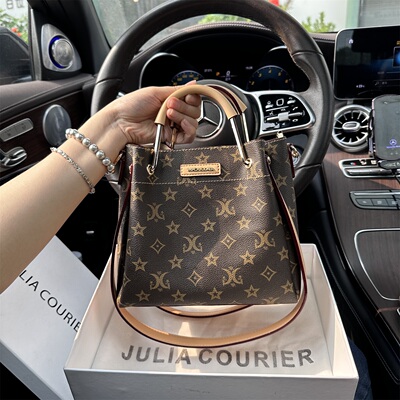 JULIA COURIER轻奢复古印花水桶包包女2026新款潮单肩斜挎手提包
