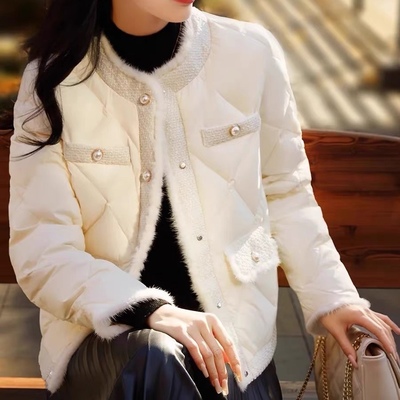 圆领水貂毛拼接小香风轻薄羽绒服