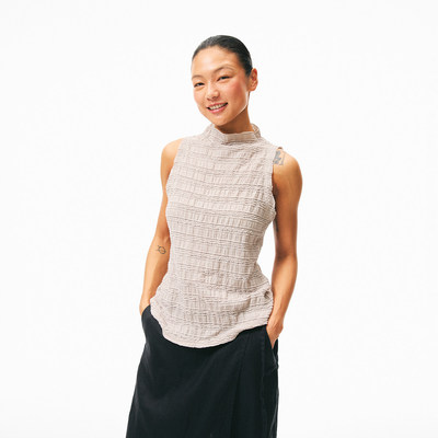 胡可的买手店 NW8 0EN《FIGURES》复古百搭提花肌理立领无袖上衣