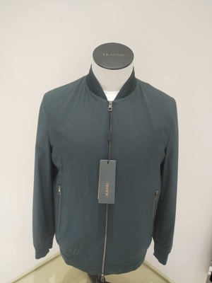 TRANDS休闲夹克。意大利进口功能性面料.防水.可水洗，耐磨易打理