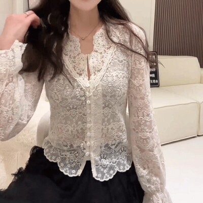 法式重工刺绣V领长袖衬衫外套女秋冬设计感别致绝美短款蕾丝上衣