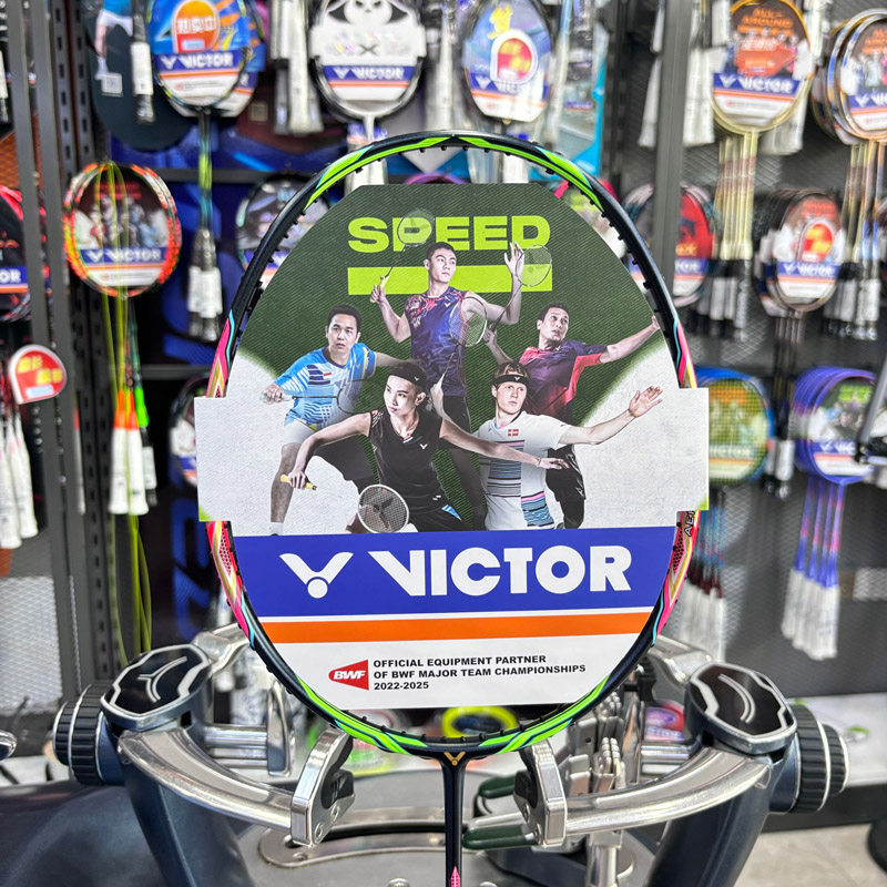 JETSPEED S 10 荧光玫红 极速10 极速10Q JS10Q 西瓜刀 JETSPEEDS10 羽毛球装备哪里买 中羽在线