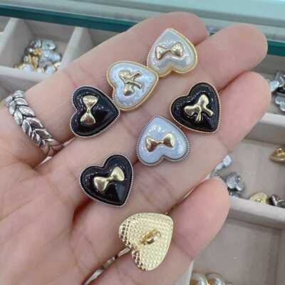 双拼爱心蝴蝶结金属纽扣