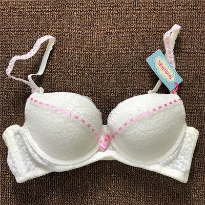 象牙白时尚蕾丝杯面舒适少女