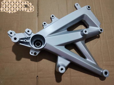 力帆配件LF150T-8KPV150 PRO后右上摇臂支架下摇臂支架刹车泵支架